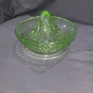 Unmarked | Dining | Vintage 93s Green Uranium Vaseline Glass 6 Juicer ...